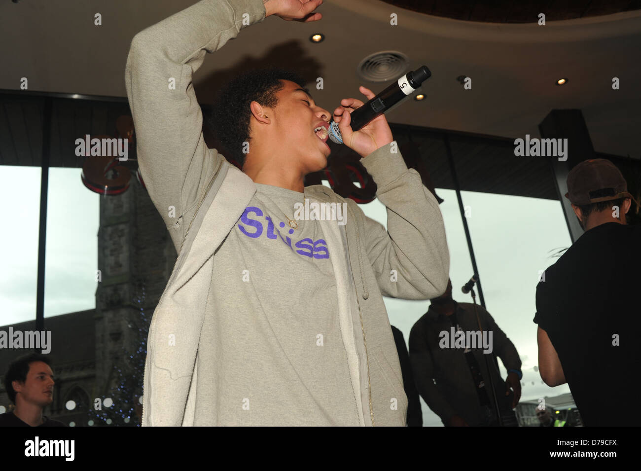 Jordan Stephens aka Rizzle of Rizzle Kicks Special gig at Nando's as it ...