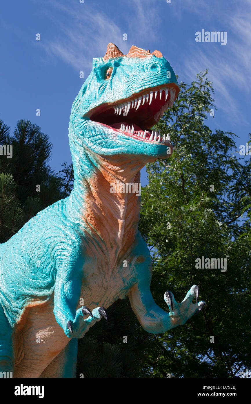 Turquoise Tyrannosaurus rex model at Dinosaur Journey Museum, Fruita ...