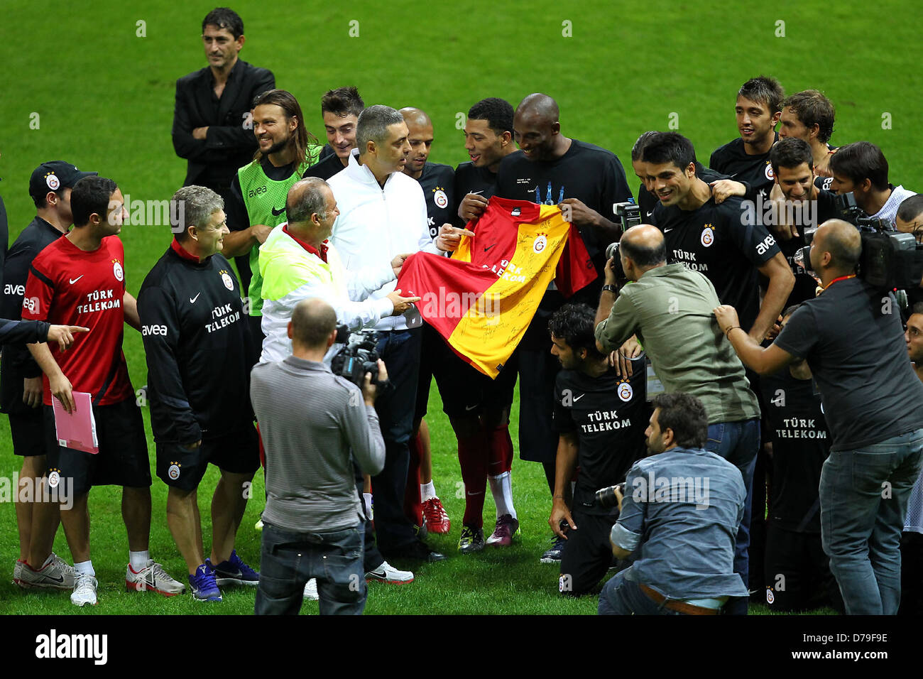NBA basketball star Kobe Bryant visits Turkish football team ...