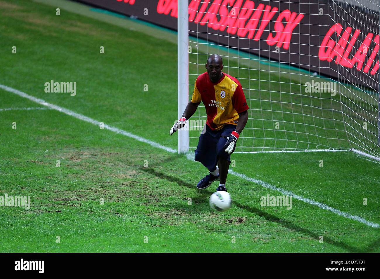 NBA basketball star Kobe Bryant visits Turkish football team ...