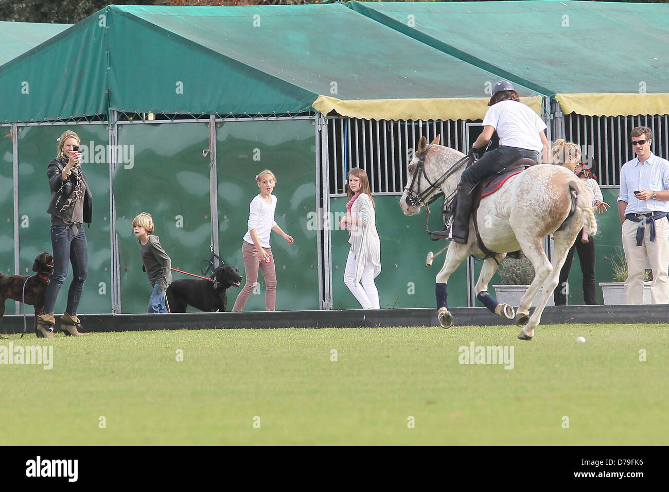 Elle Macpherson takes her children to play polo at the Richmond Polo ...