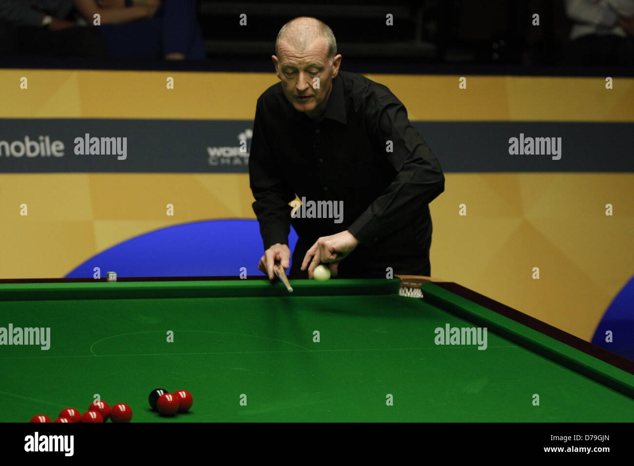 Six times world snooker champion, Steve Davis playing a snooker ...