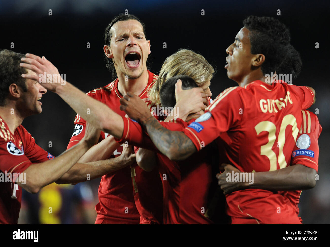 Munich's players celebrate goal 0-3 of Thomas Mueller (L) during the ...