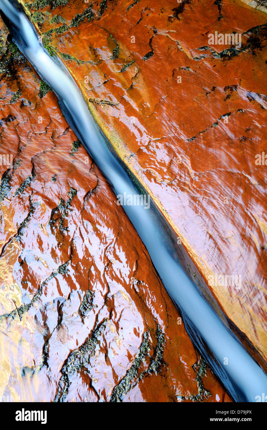 River cuts through a rock hi-res stock photography and images - Alamy