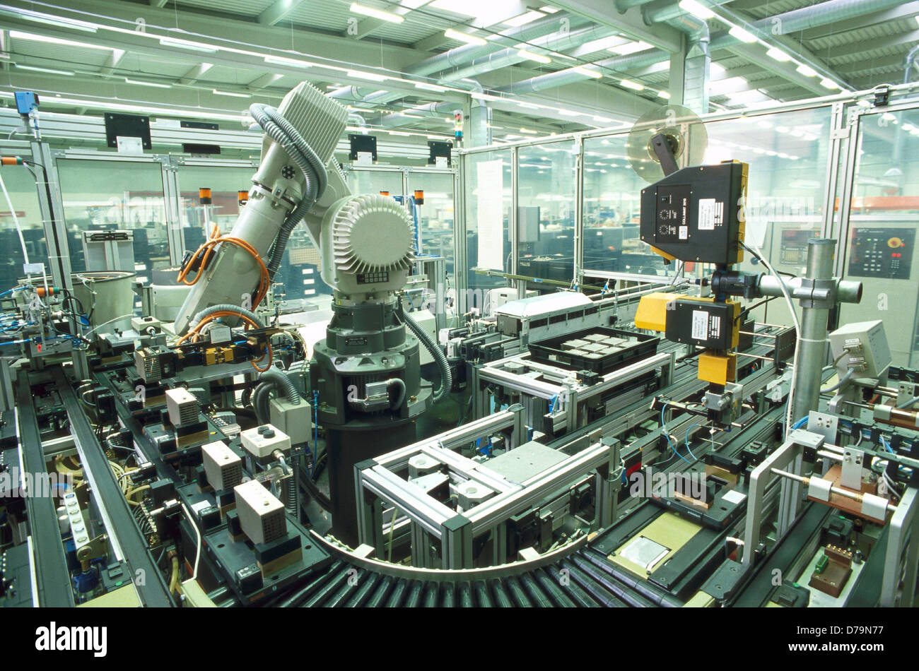 Robot assembling electronic components Stock Photo - Alamy