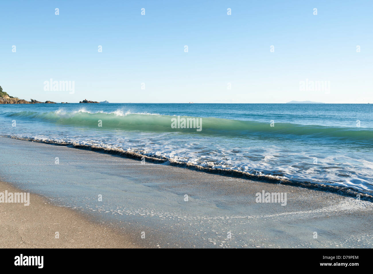 Idyllic beach scene hi-res stock photography and images - Alamy