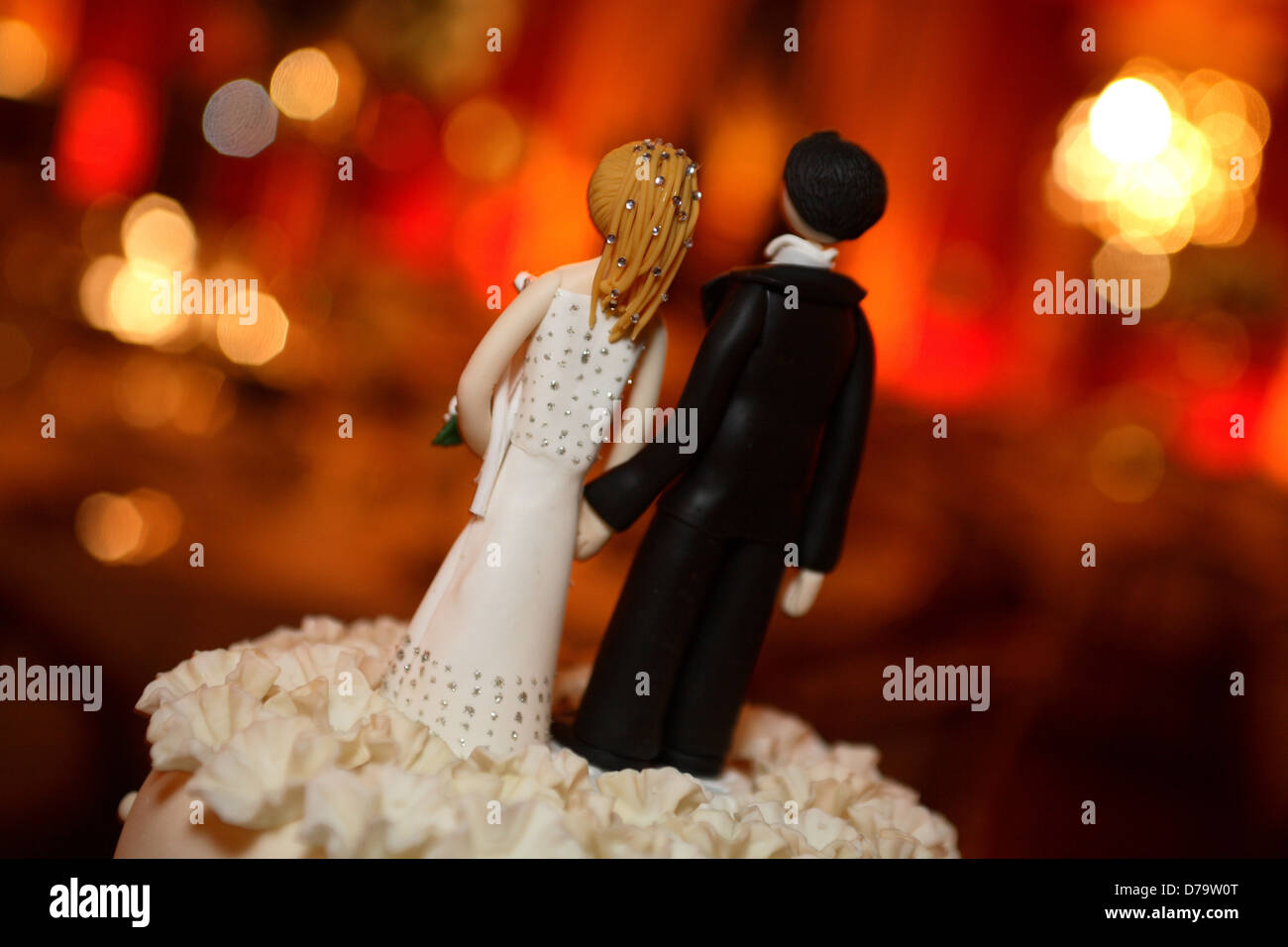 Wedding Cake Topper Stock Photo - Alamy