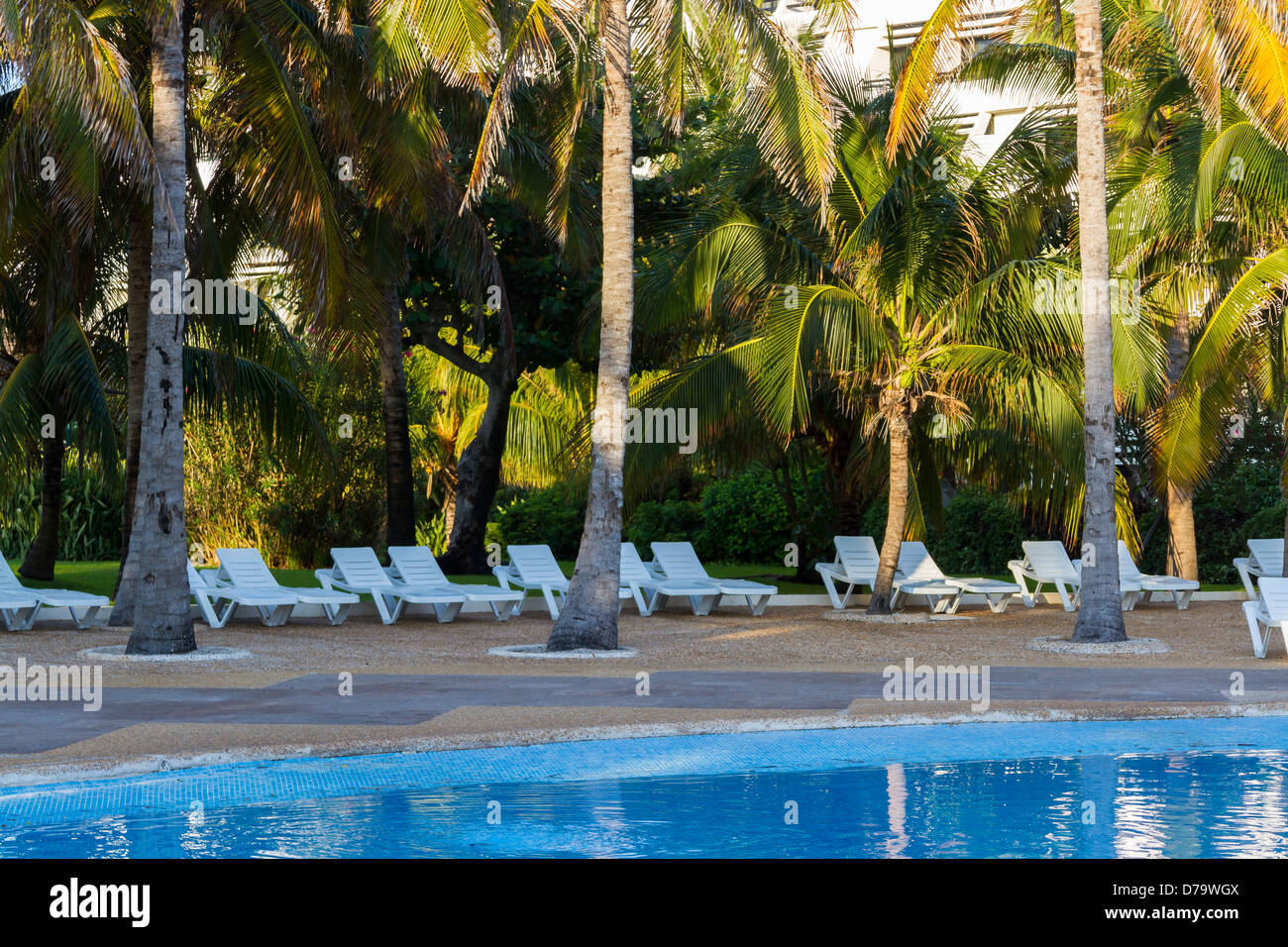 Swimming pool at the vacation resort in Mexico Stock Photo - Alamy