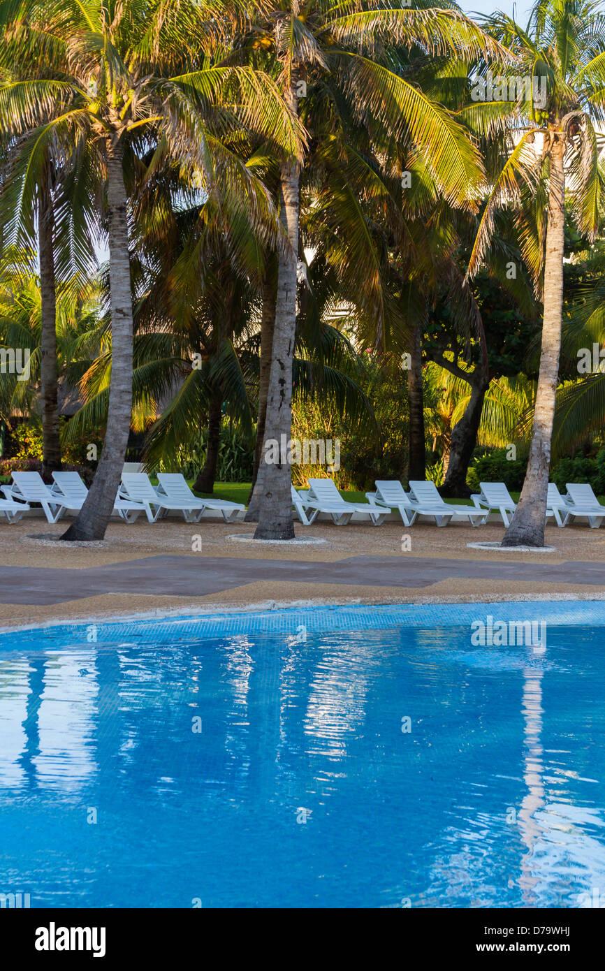 Swimming pool at the vacation resort in Mexico Stock Photo - Alamy