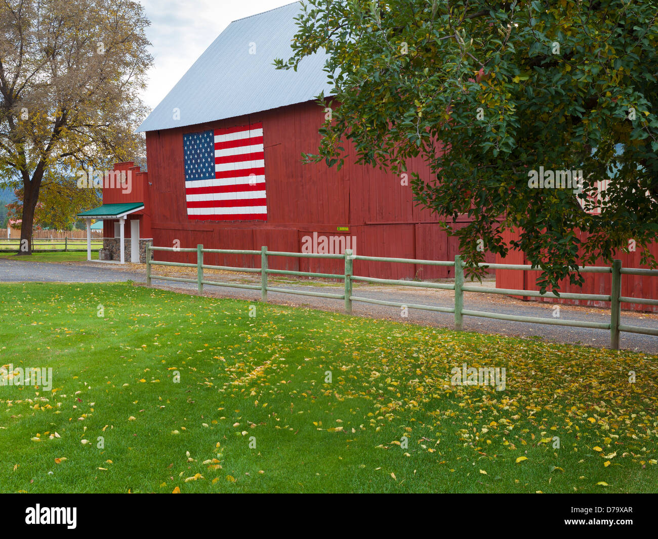 Barn american flag painted on hi-res stock photography and images - Alamy