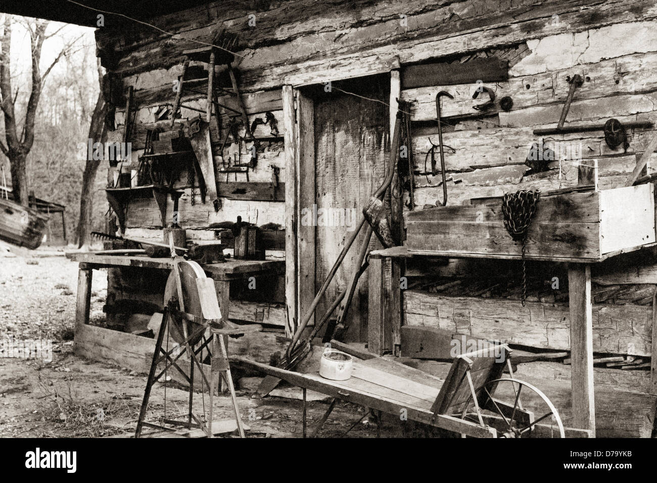 Rustic tool shed hi-res stock photography and images - Alamy