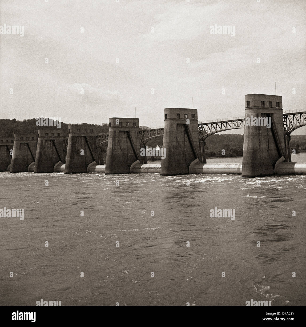 Roller dam hi-res stock photography and images - Alamy