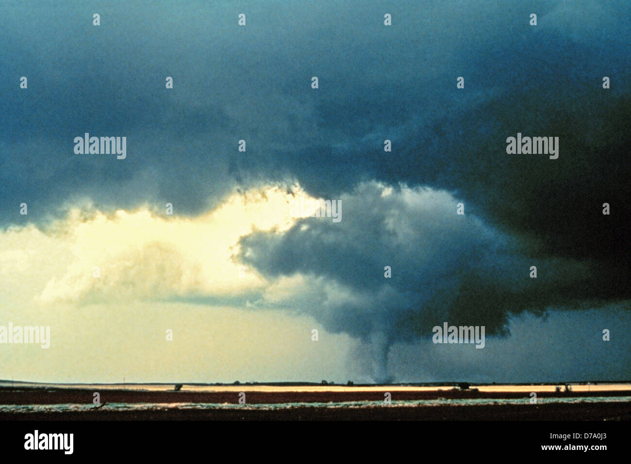 Condensation funnel hi-res stock photography and images - Alamy