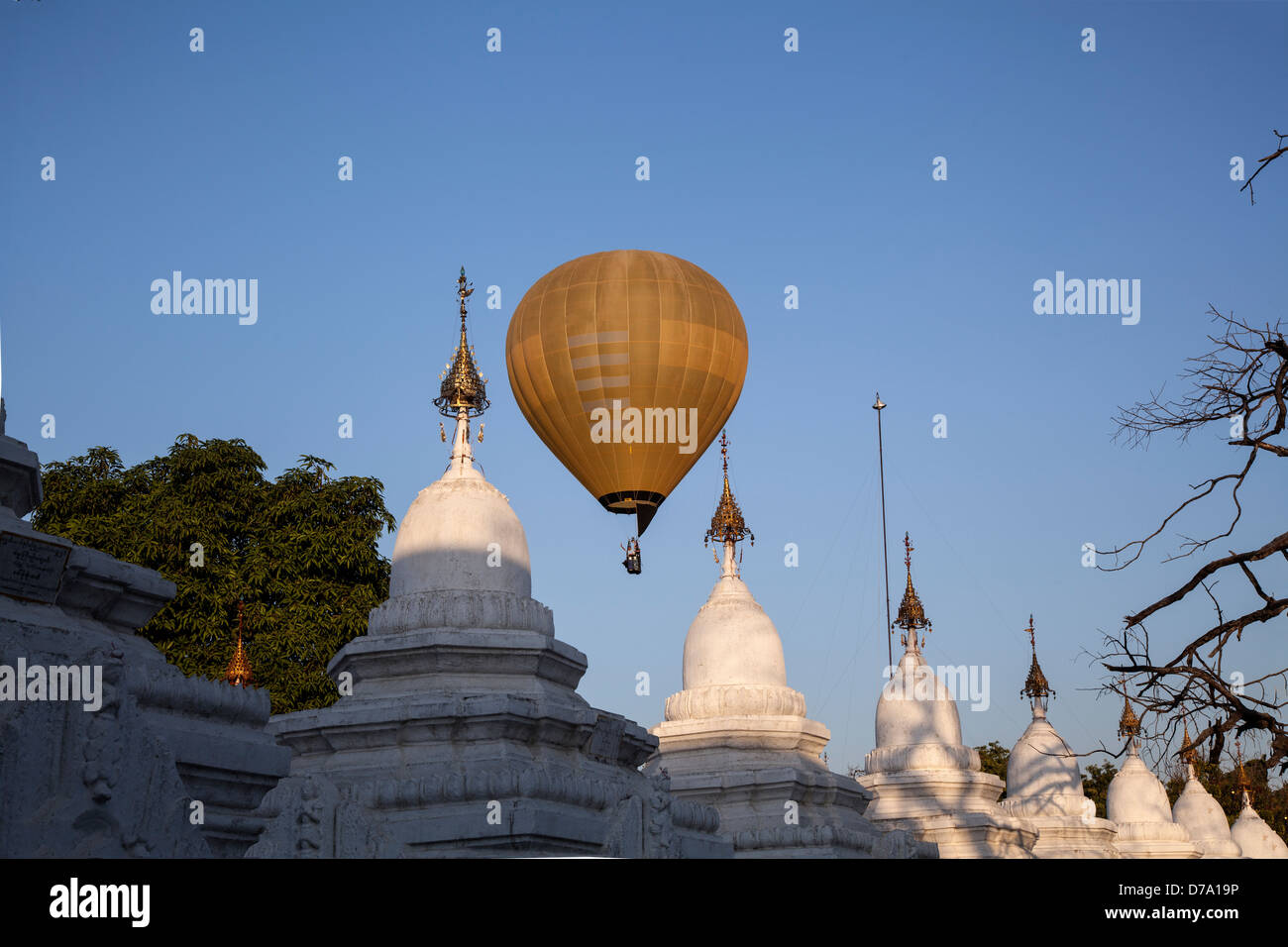 Book of architecture hi-res stock photography and images - Alamy