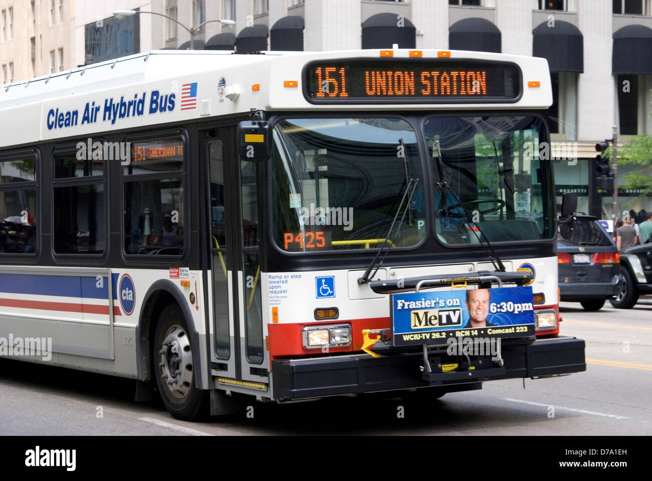 USA Illinois Chicago Hybrid bus Stock Photo - Alamy