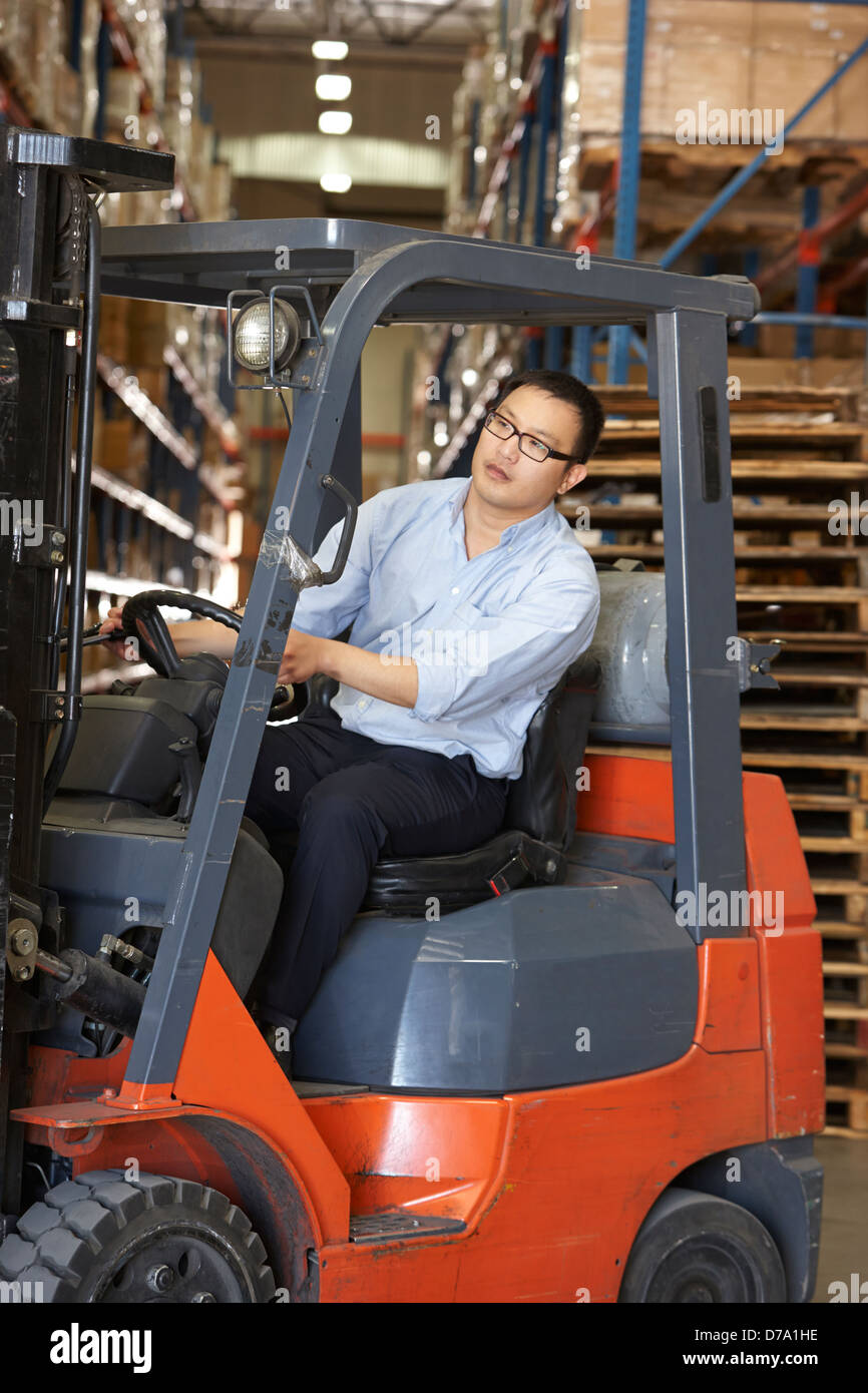 Asian lift hi-res stock photography and images - Alamy