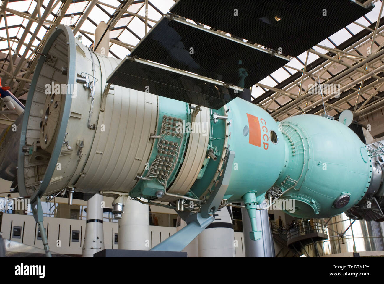 Soyuz spacecraft hi-res stock photography and images - Alamy