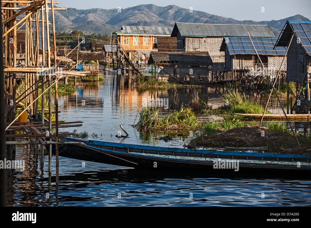 Myanmar village hi-res stock photography and images - Alamy