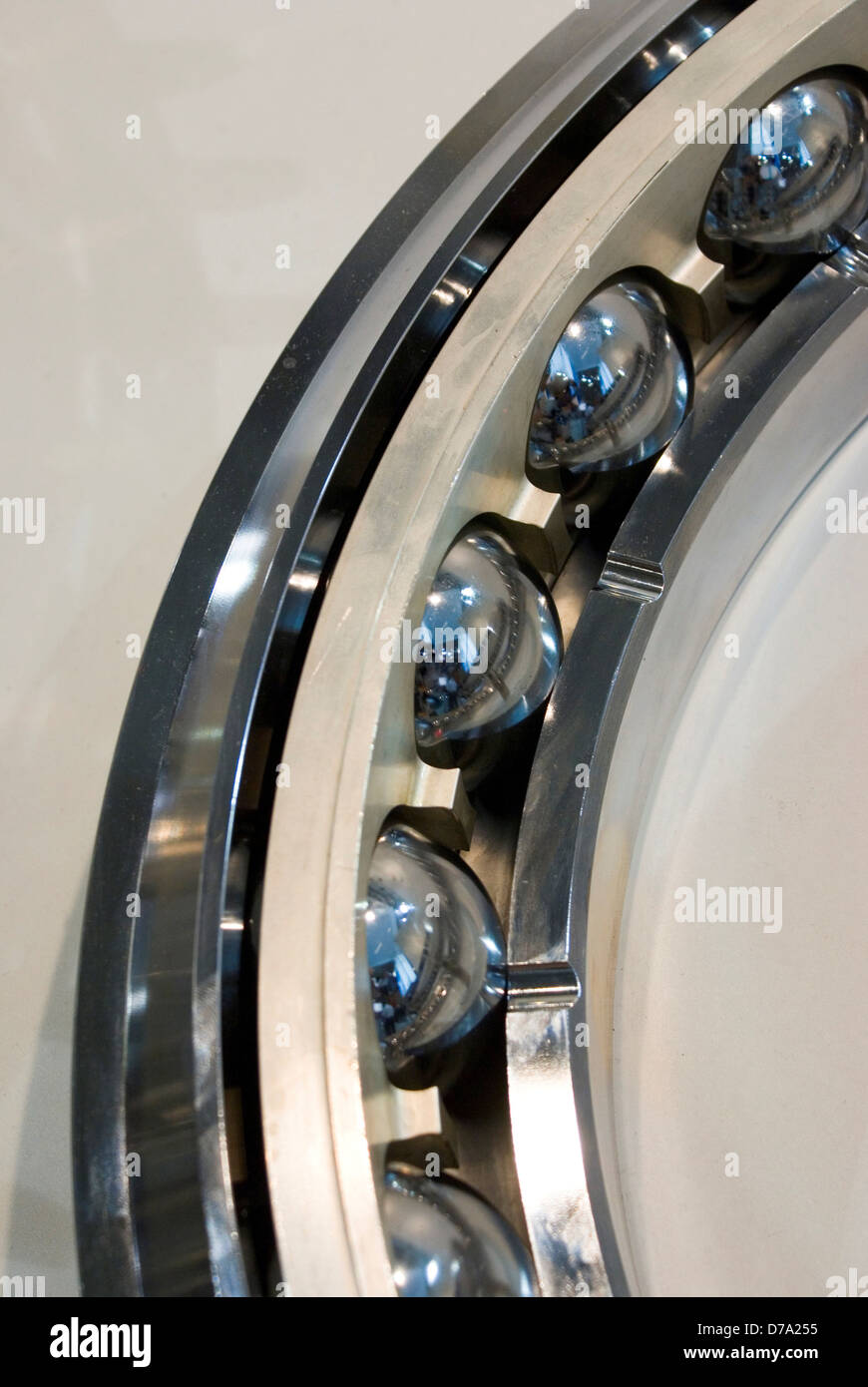 Ball bearings in circular race Stock Photo - Alamy