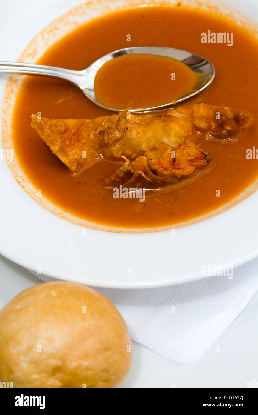 Crab soup with mango ravioli Stock Photo - Alamy