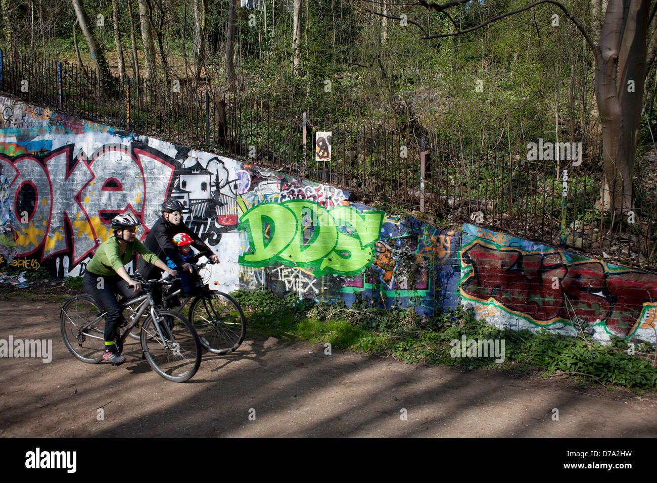 Legal graffiti wall london hi-res stock photography and images - Alamy