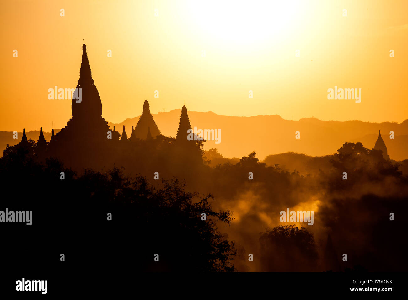 Myanmar travel hi-res stock photography and images - Alamy