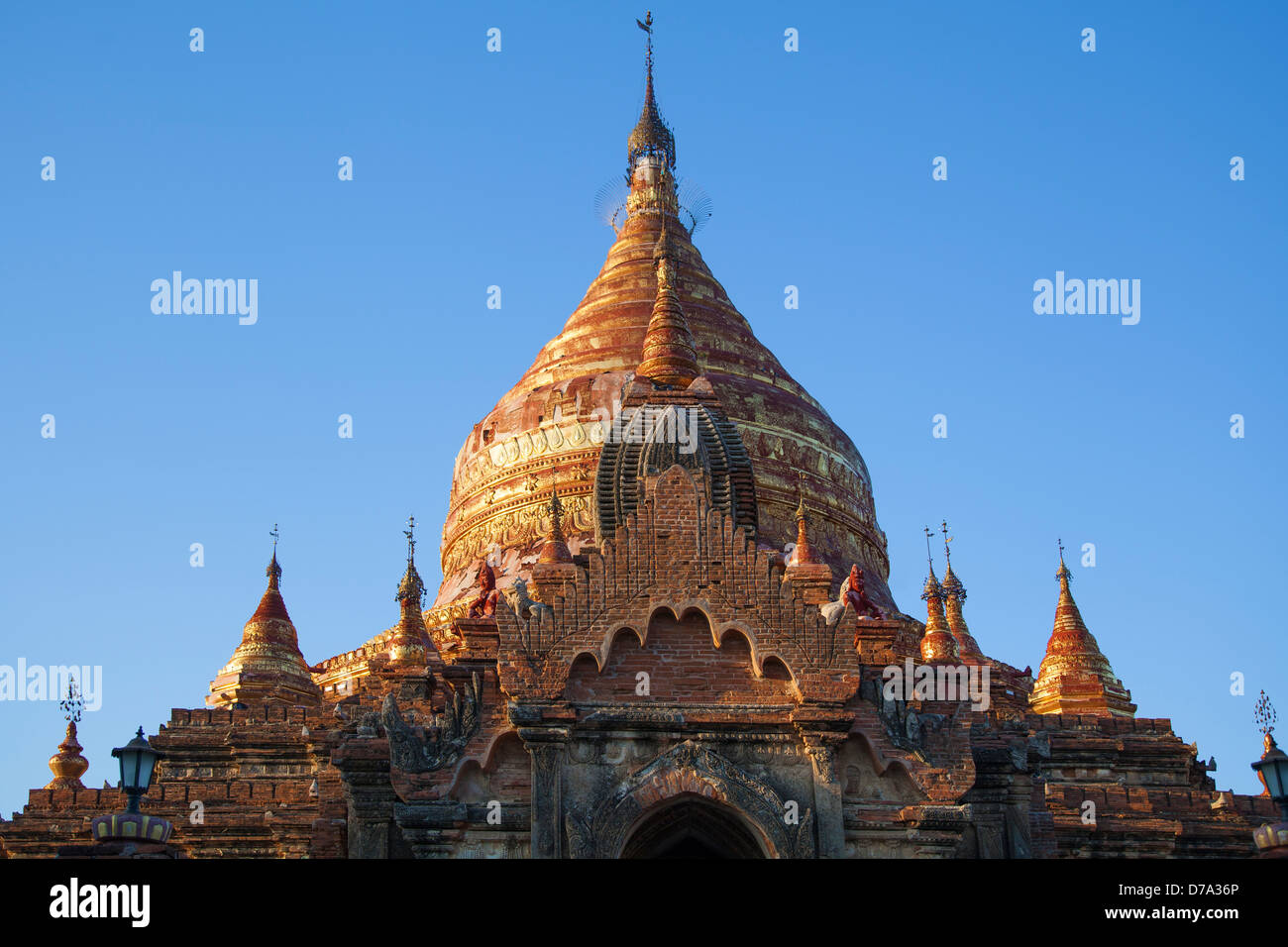 Myanmar stupa hi-res stock photography and images - Alamy