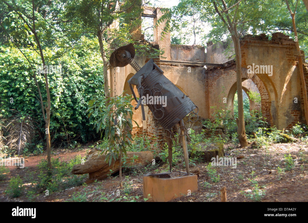 Benin Sacred Forest of Kpasse Ouidah Voodoo Divinitie Stock Photo - Alamy
