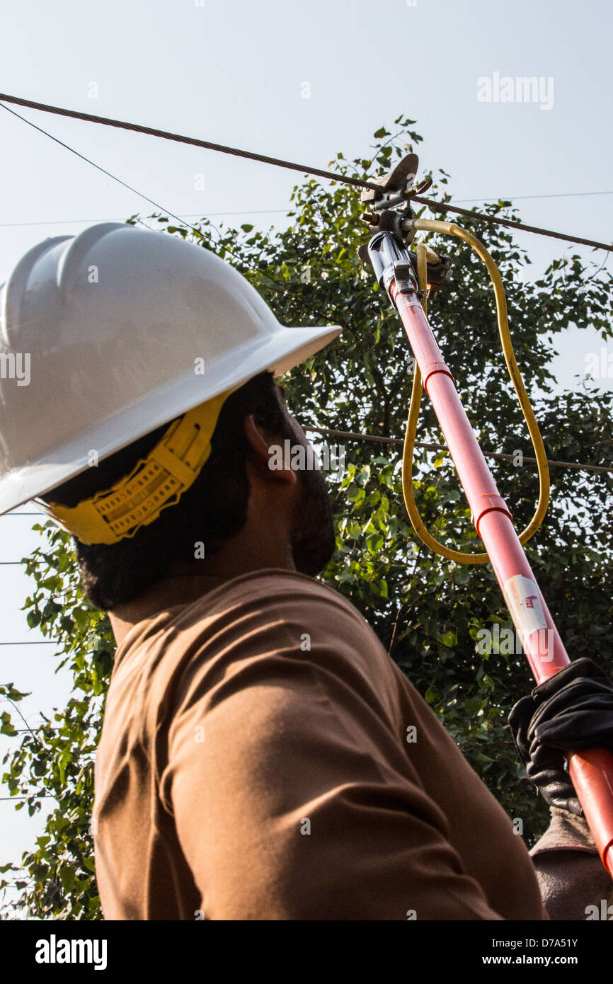 Power lineman hi-res stock photography and images - Alamy