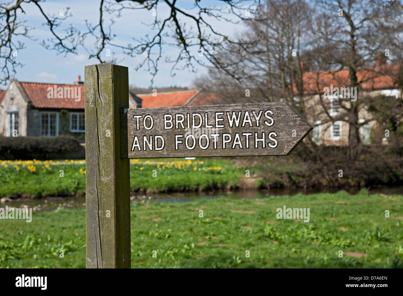 Wooden signpost sign hi-res stock photography and images - Alamy