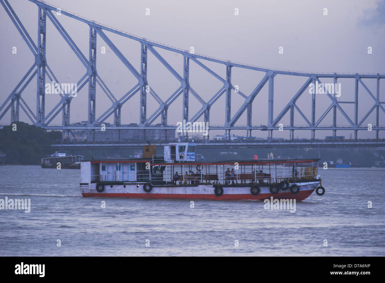 Howrah bridge steel frame hi-res stock photography and images - Alamy