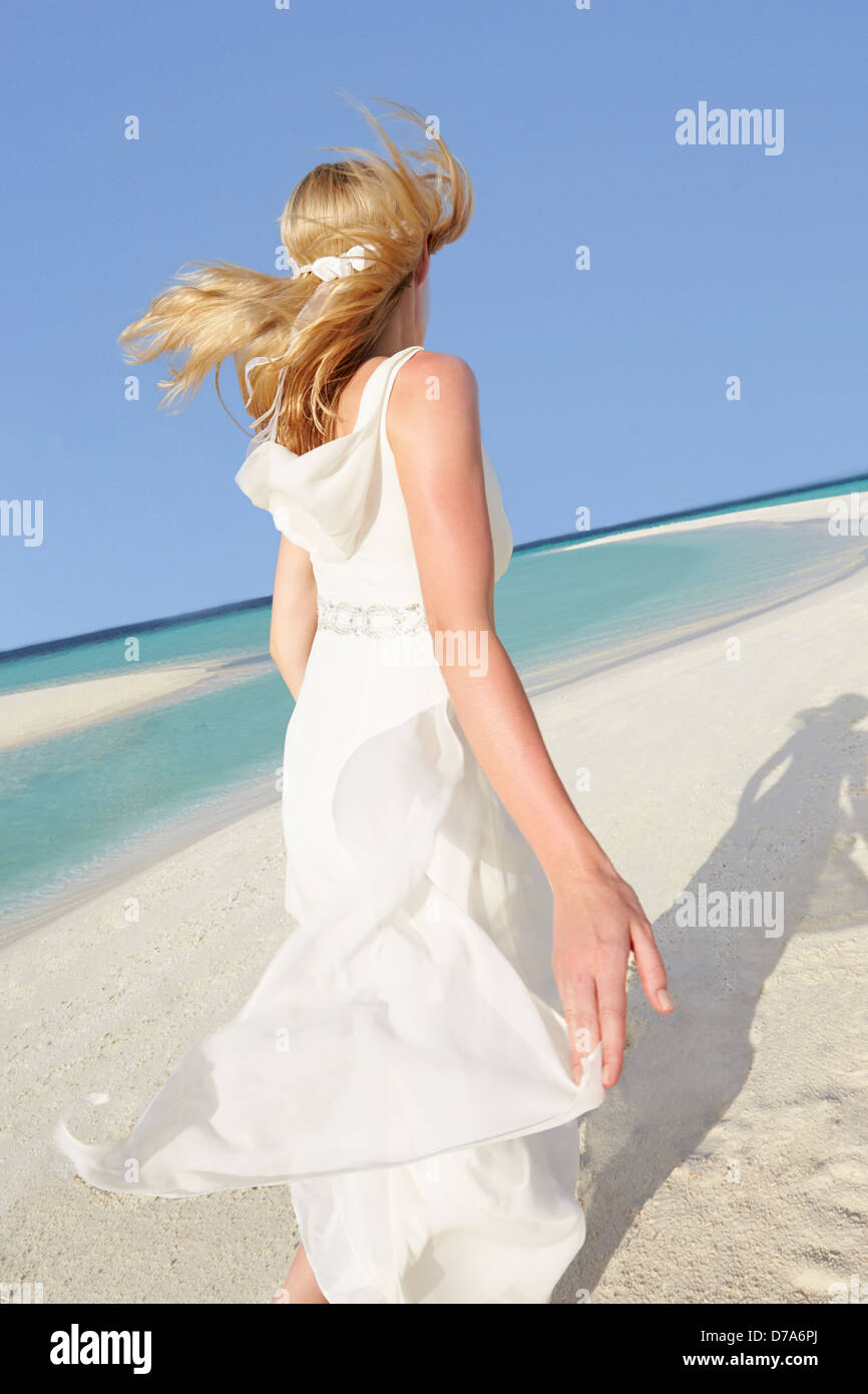 Vertical beautiful view waves hi-res stock photography and images - Alamy