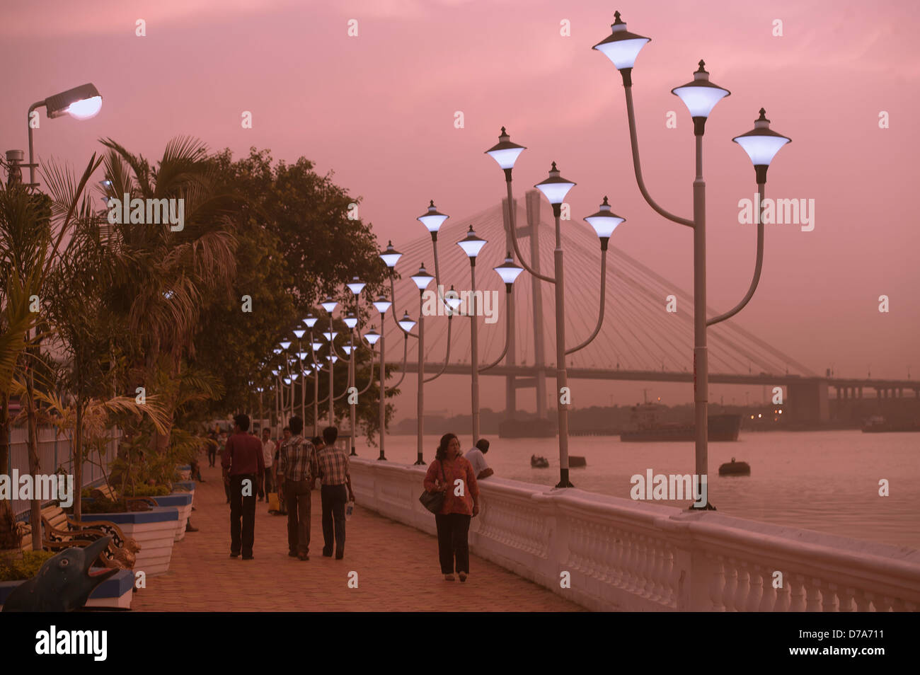 Kolkata ganga hi-res stock photography and images - Alamy