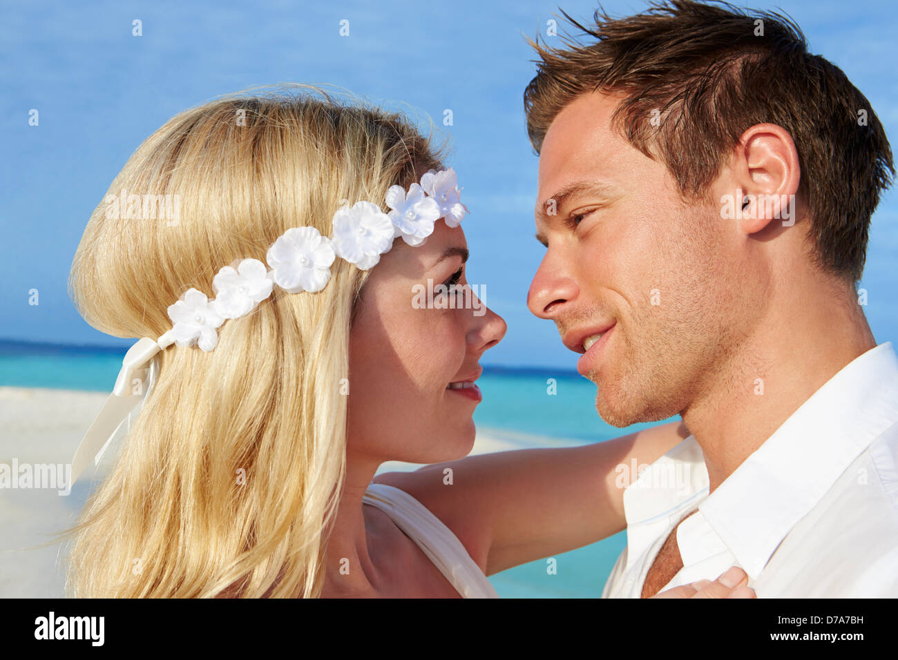 Young beautiful couple together hi-res stock photography and images - Alamy