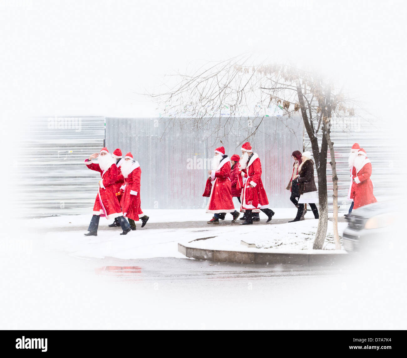 Group santa image hi-res stock photography and images - Alamy