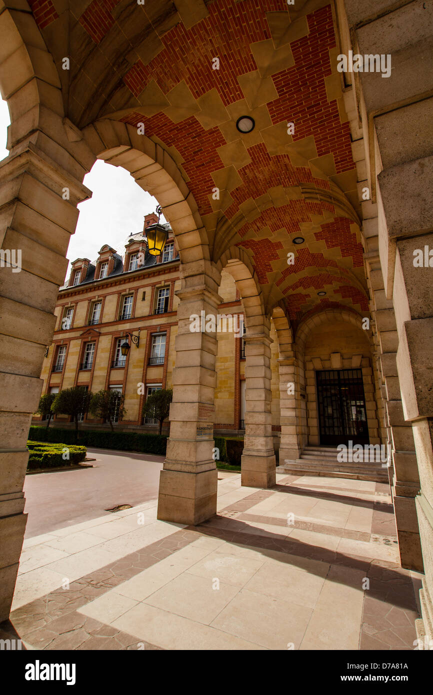 Arcade entrance of the University campus in Paris, France / The Cité ...