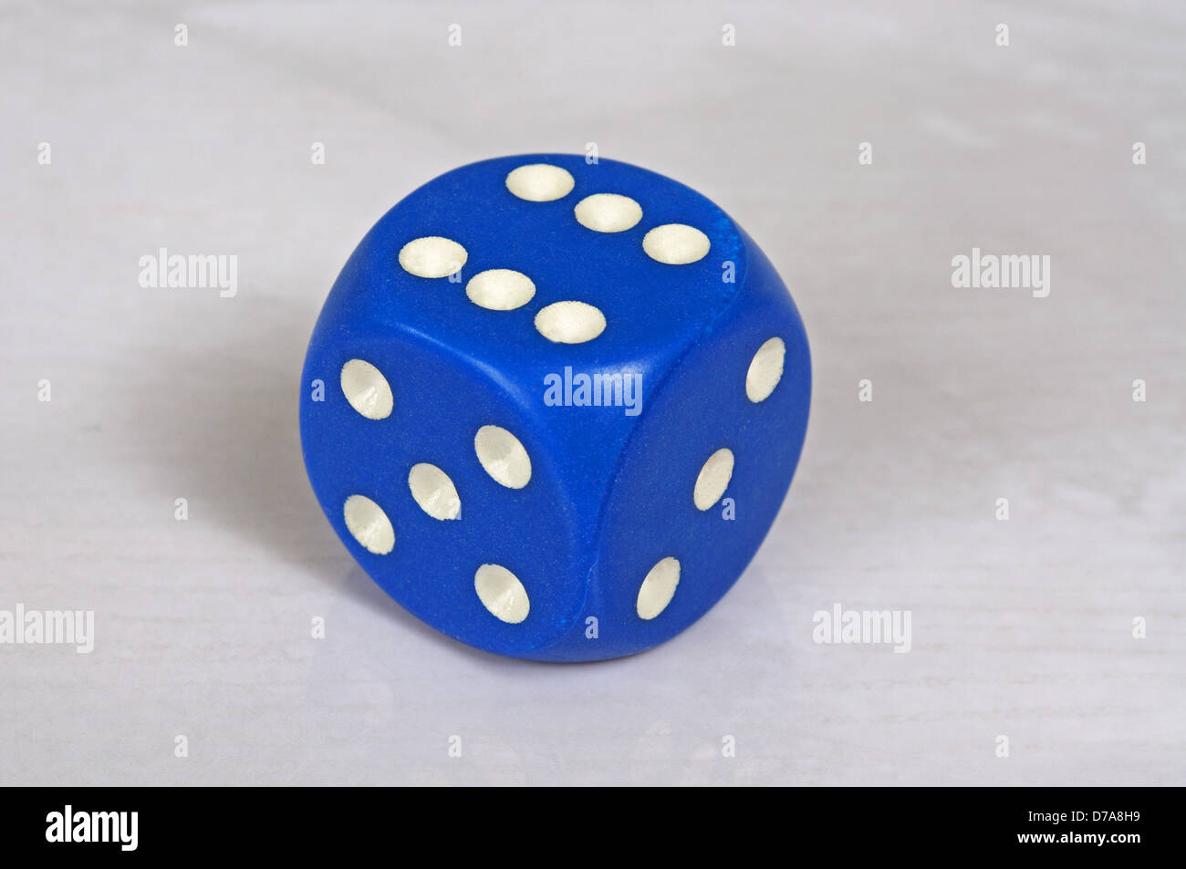 Single dice hi-res stock photography and images - Alamy