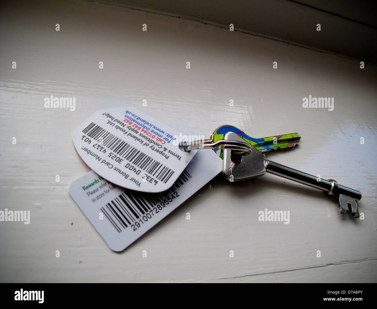 House keys with loyalty cards attached to keyring Stock Photo - Alamy