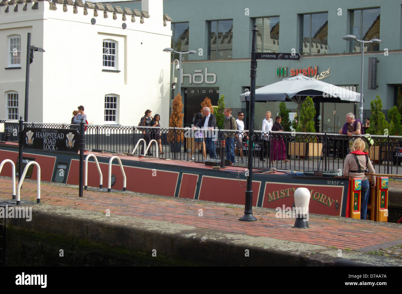 Canal boat at Camden Lock in London, England Stock Photo - Alamy