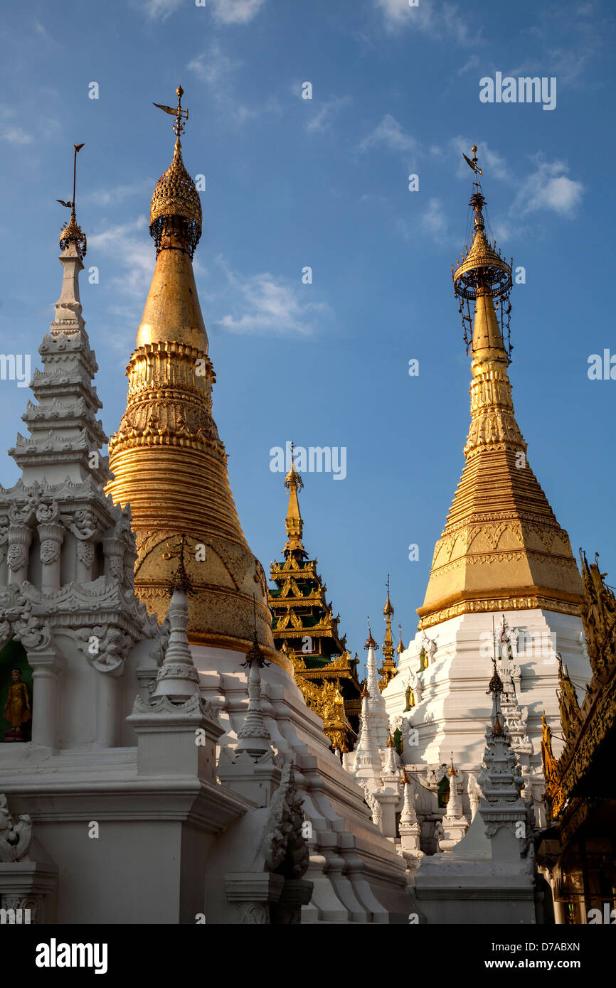 Myanmar buddhism hi-res stock photography and images - Alamy