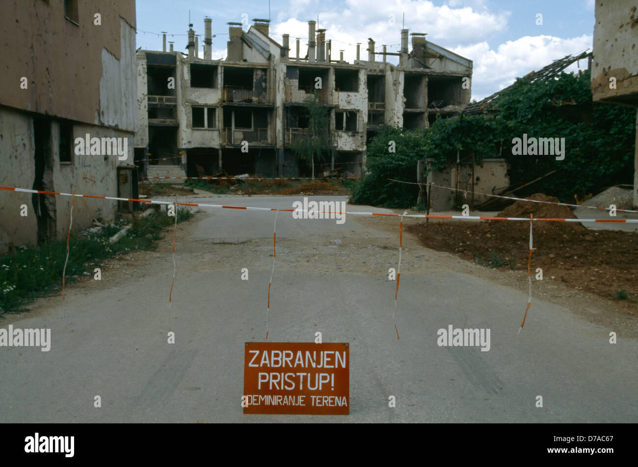 war damage and demining operations sarajevo bosnia Stock Photo - Alamy