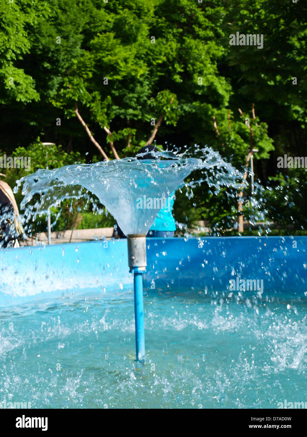 Water fountain spurt pond hi-res stock photography and images - Alamy