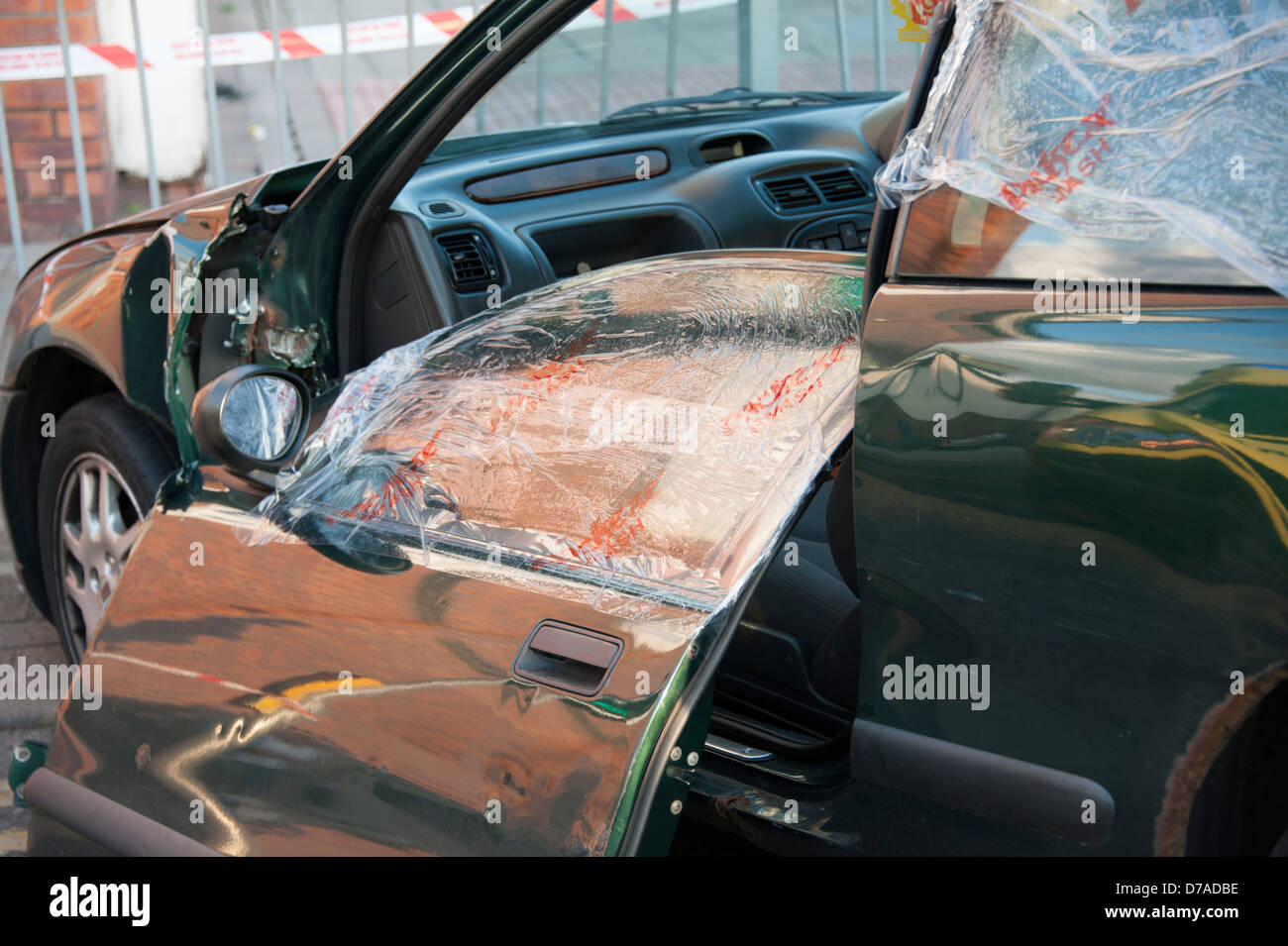 Crash cut off hi-res stock photography and images - Alamy