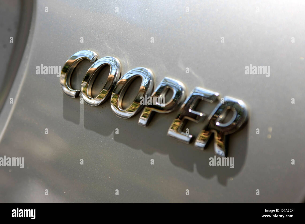 Mini cooper badge hi-res stock photography and images - Alamy