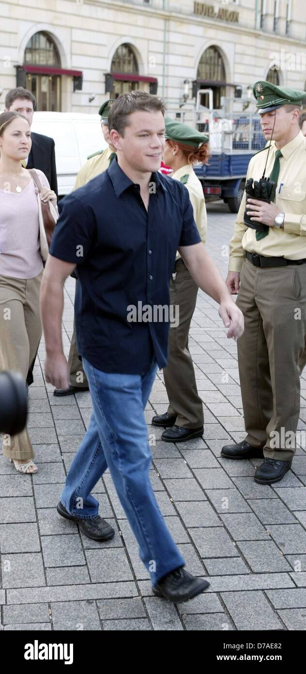 Matt Damon during a photo session at Brandenburg Gate in Berlin Stock ...