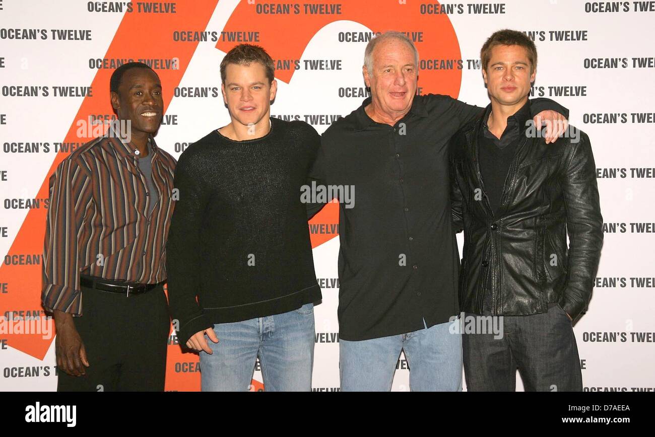 Don cheadle and brad pitt hi-res stock photography and images - Alamy