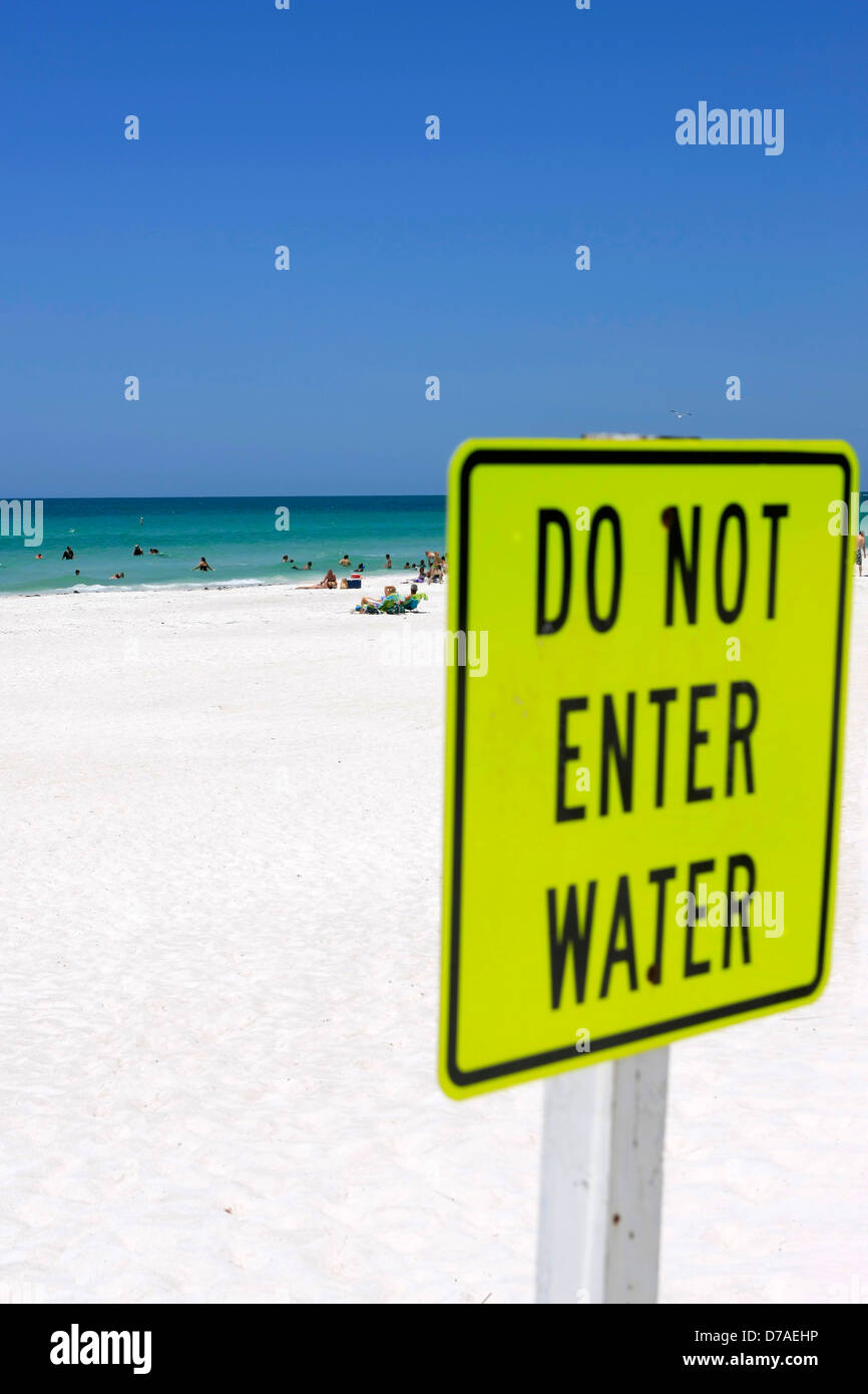 DO NOT ENTER WATER sign at Coquina beach Bradenton FL Stock Photo - Alamy
