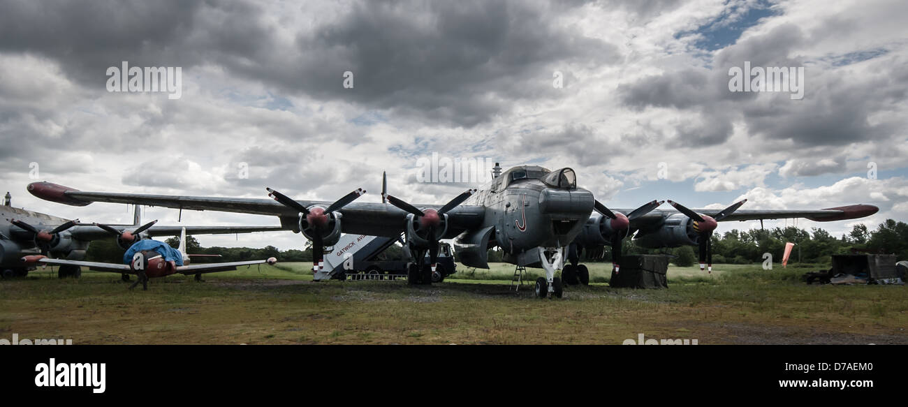 Shackleton aircraft hi-res stock photography and images - Alamy