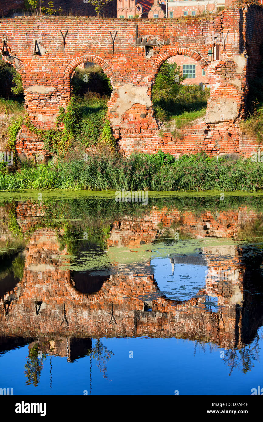 Old ww2 building hi-res stock photography and images - Alamy