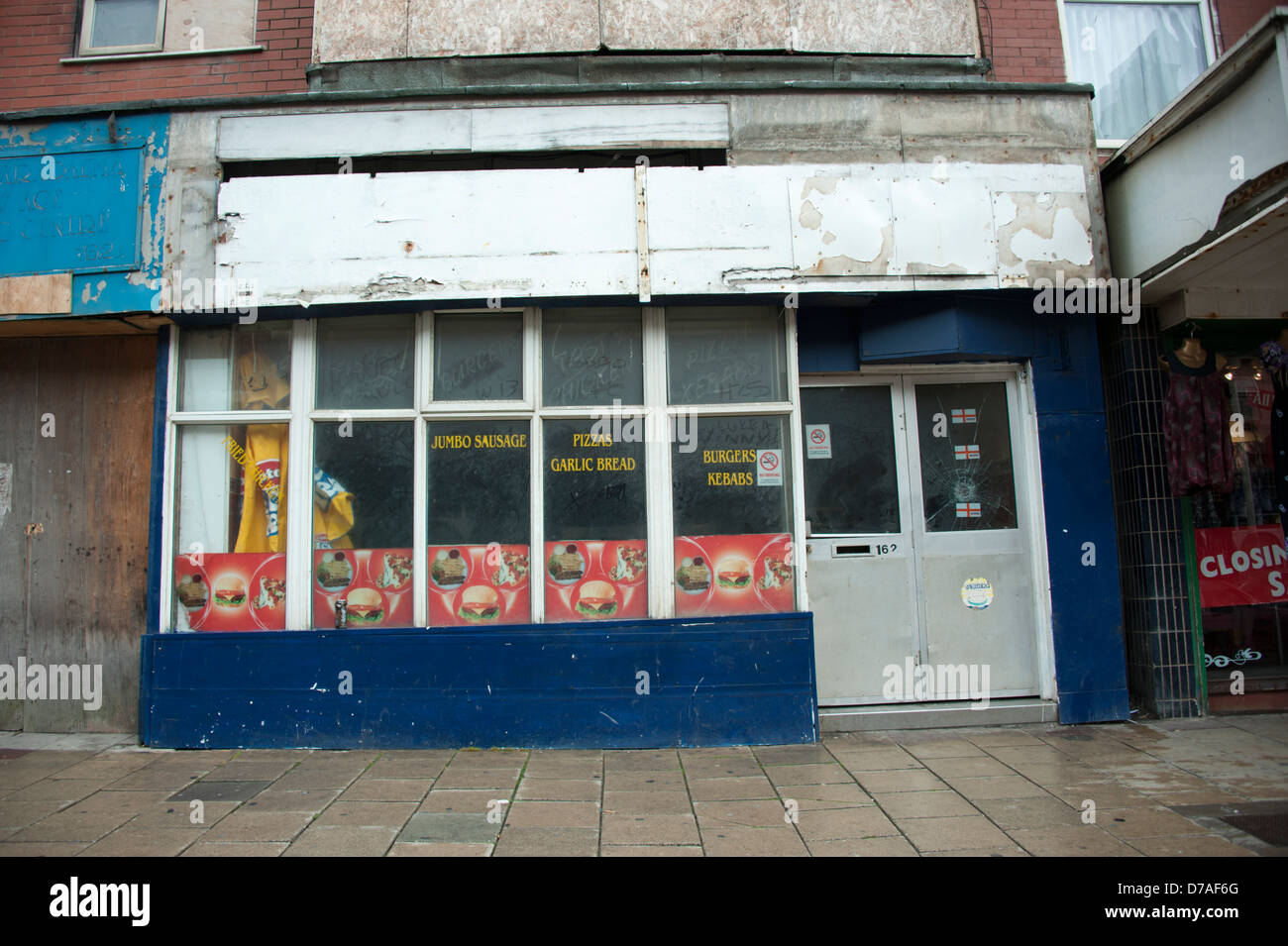 Derelict closed high street shop Blackpool UK Stock Photo - Alamy